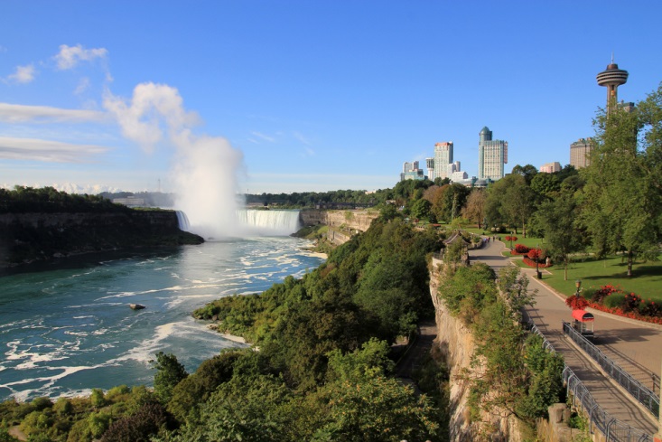 4 Routes That Prove Niagara Is Perfect for a Road Trip